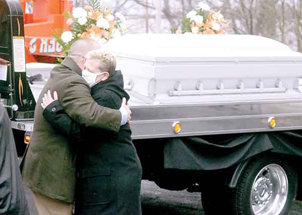 A fitting tribute: ‘Buzz’ Utsinger gets tow-truck procession | News ...